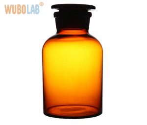 What are the glass containers used in the lab? - WUBOLAB